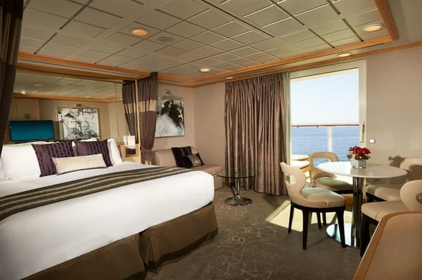Norwegian Star® Staterooms & Suites | NCL
