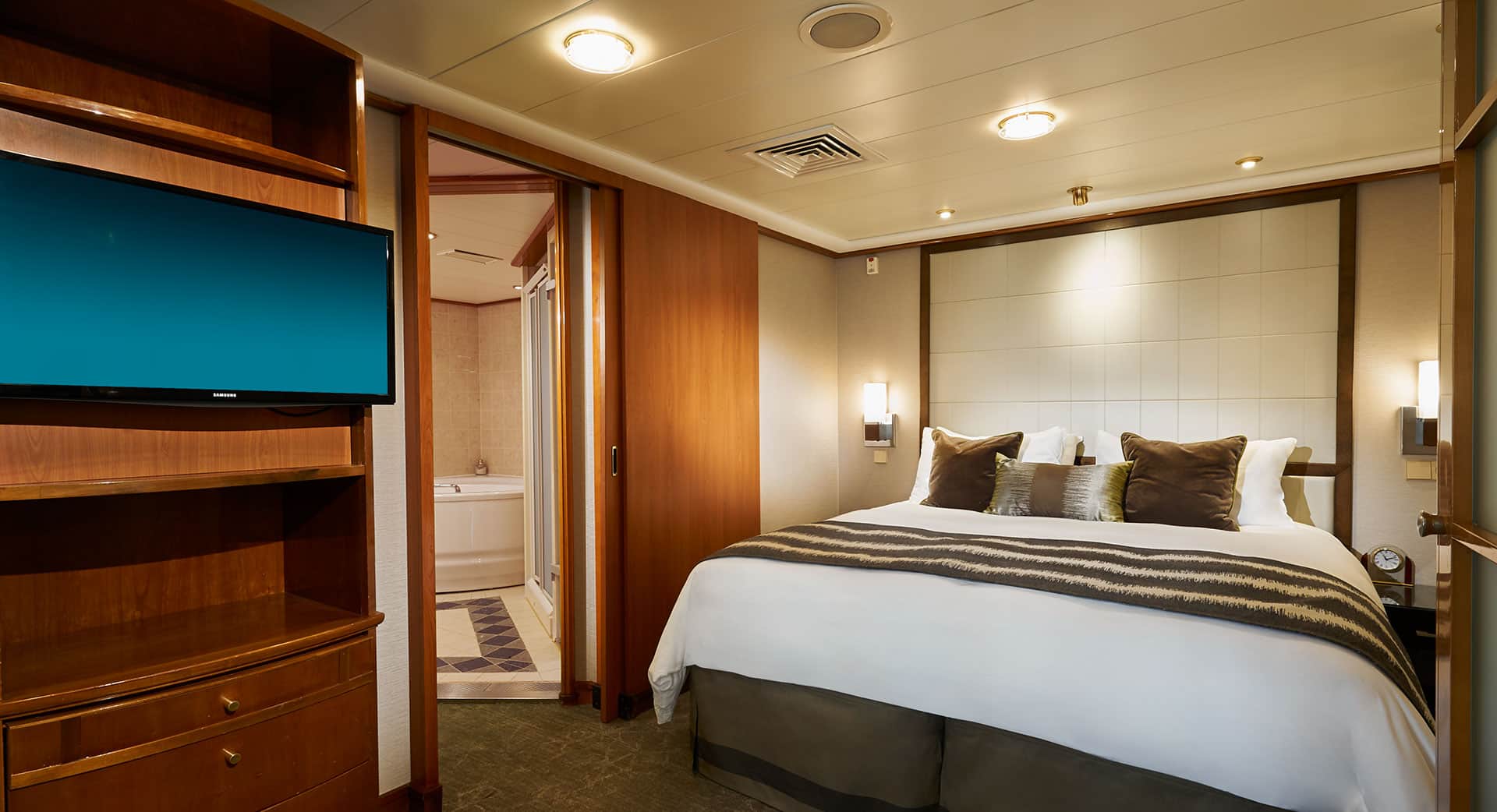Norwegian Sun Cabins