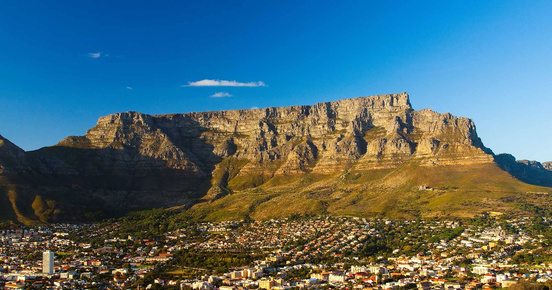 Cape Town, South Africa Cape Town & Table Mountain - Debark Tour ...