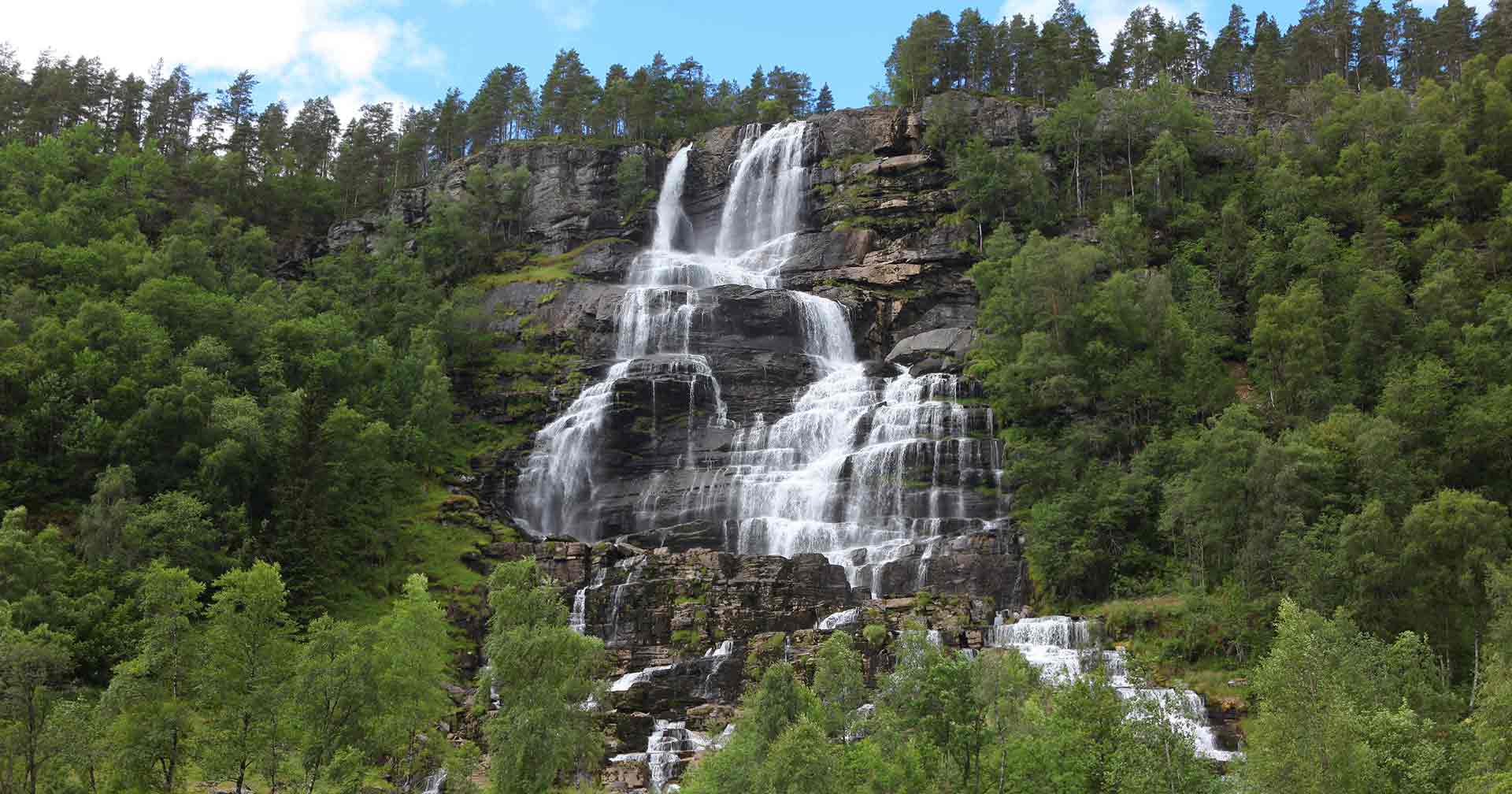 Flåm, Norway Stalheim Canyon & Tvinde Waterfalls Excursion | Norwegian ...