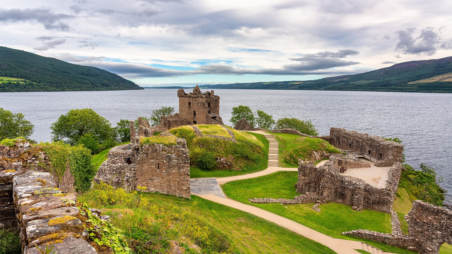 Inverness (Invergordon), Scotland Loch Ness, Urquhart Castle ...