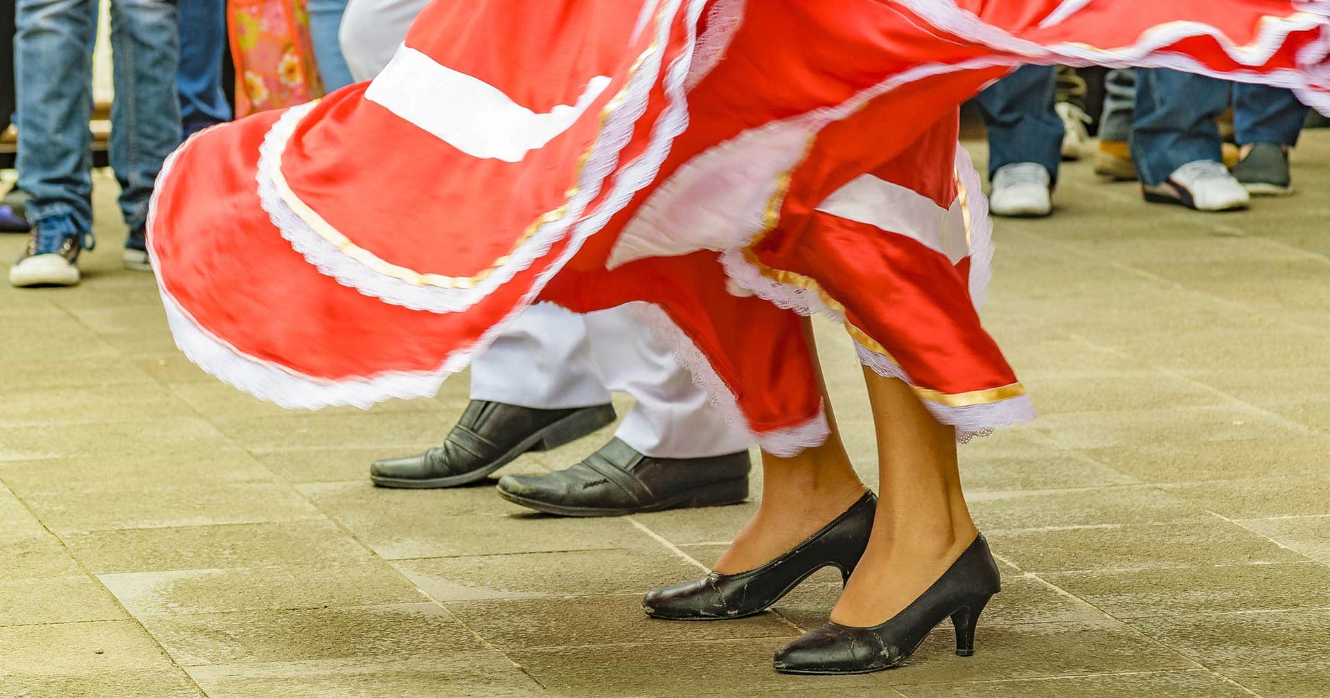 Manta, Ecuador Ecuadorian Tea & Local Dance Performance Excursion ...