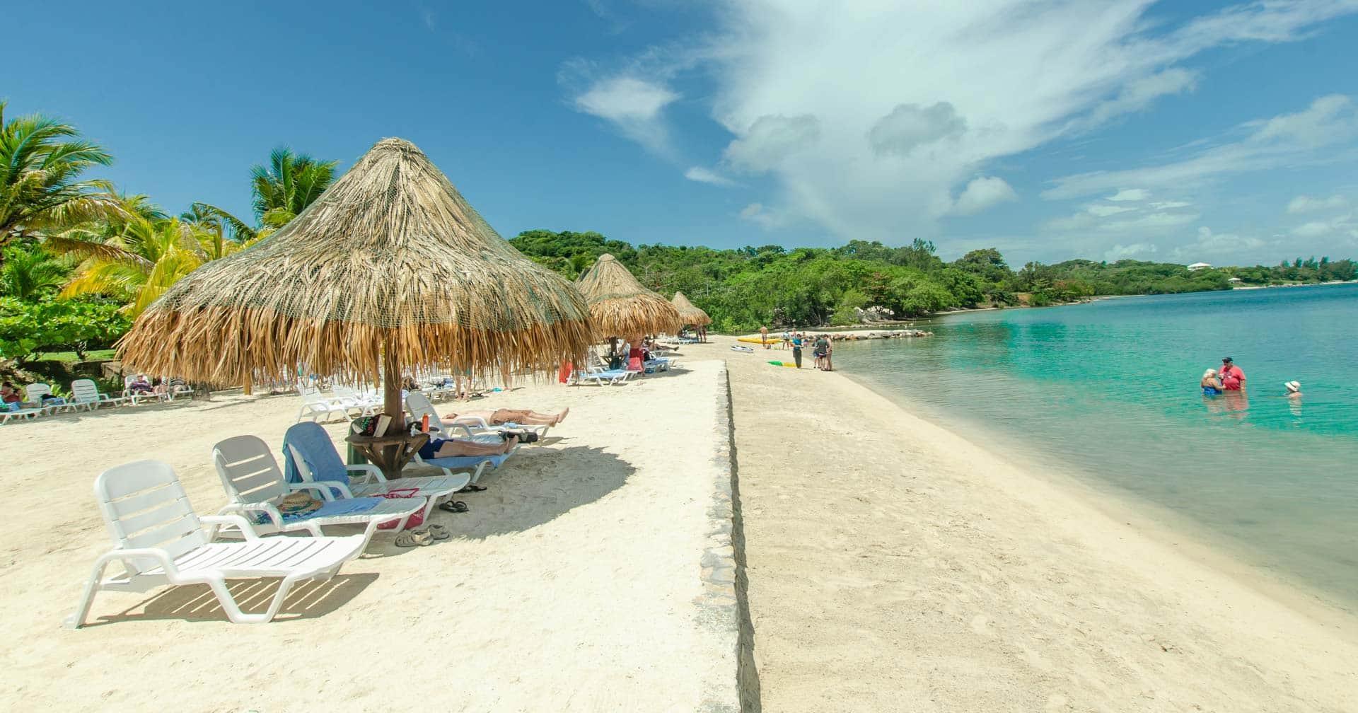 Roatán (Bay Islands), Honduras Turquoise Bay VIP All Inclusive Beach ...