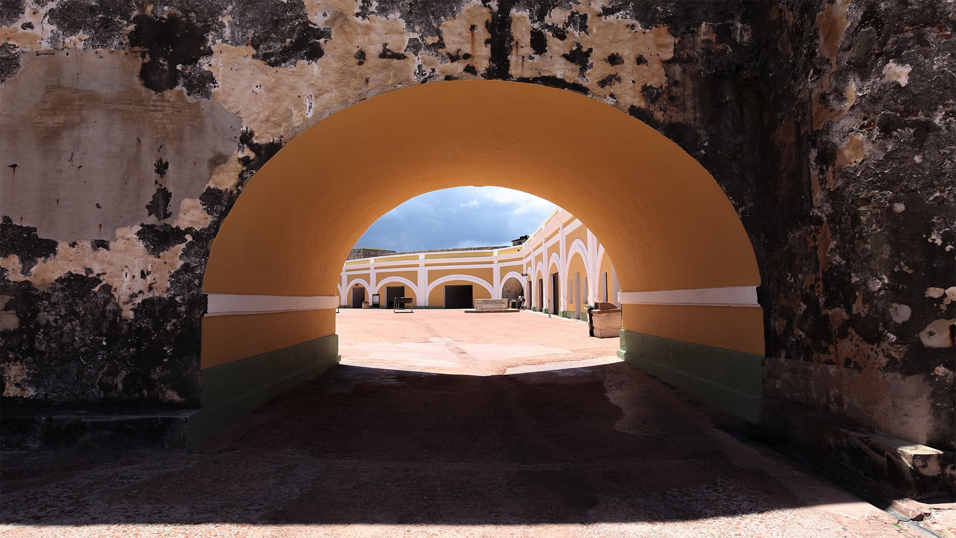 San Juan, Puerto Rico Pirates And Fortress In The Old San Juan ...