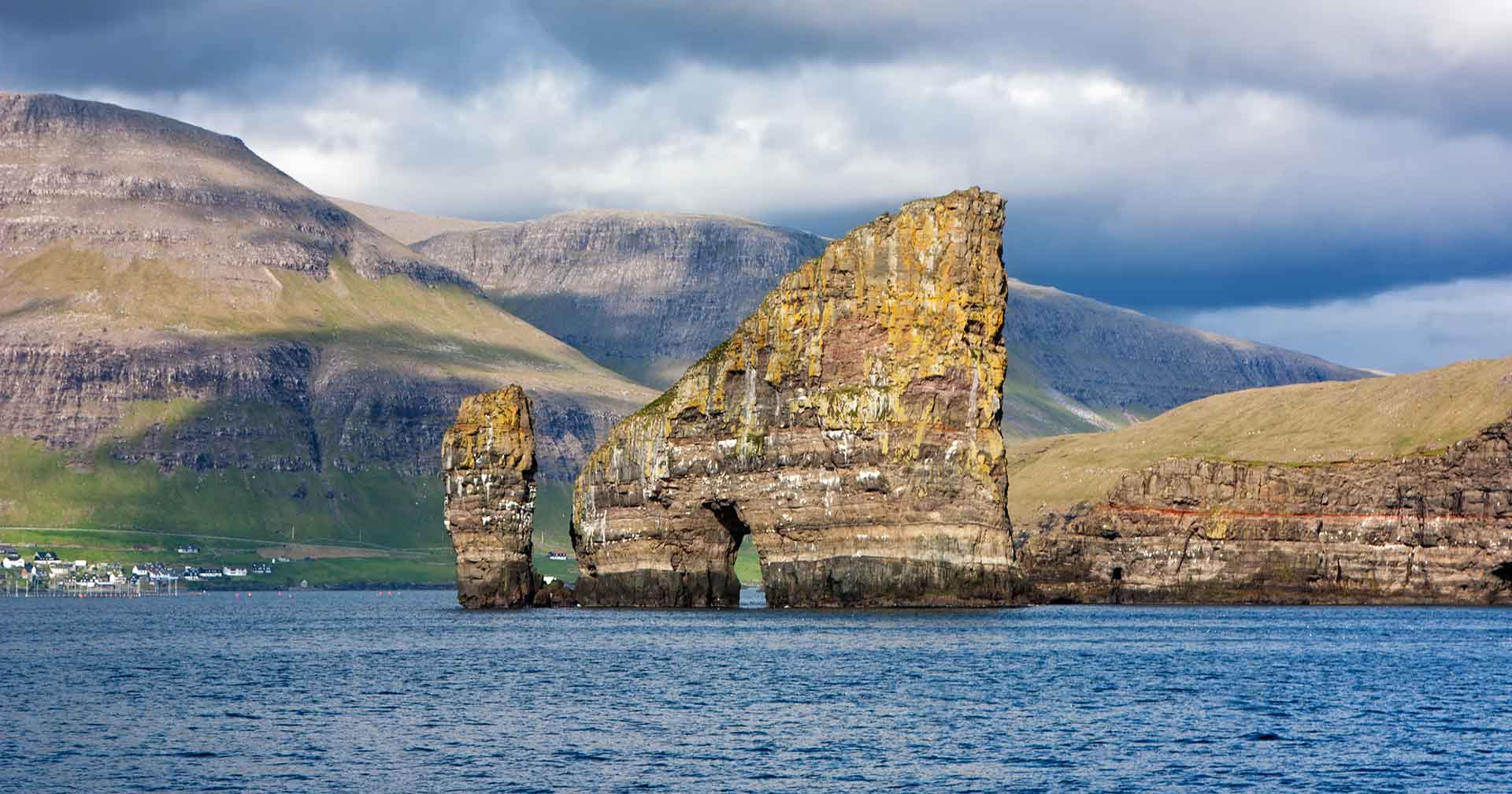 Torshavn, Faroe Islands Island of Vagar Excursion | ノルウェージャンクルーズライン
