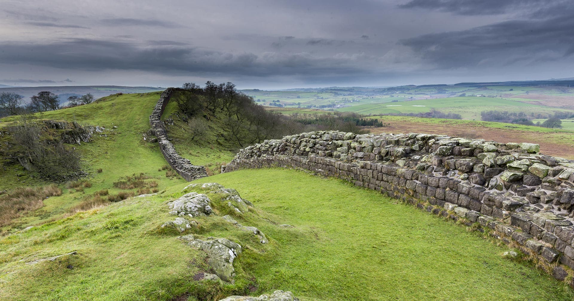 Newcastle (Tyne), England Hadrian’s Wall & Roman Fort Excursion ...
